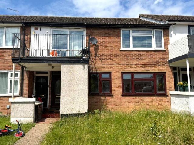 2 bedroom maisonette for sale