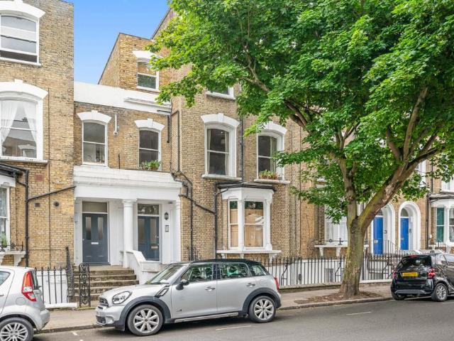 2 bedroom maisonette for sale