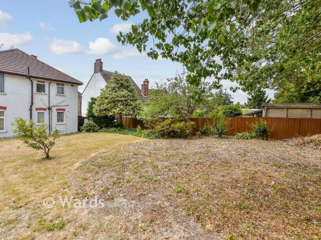 2 bedroom maisonette for sale
