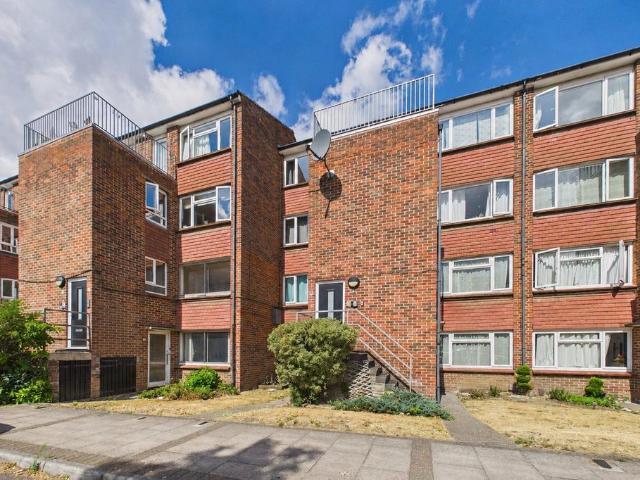 2 bedroom maisonette for sale