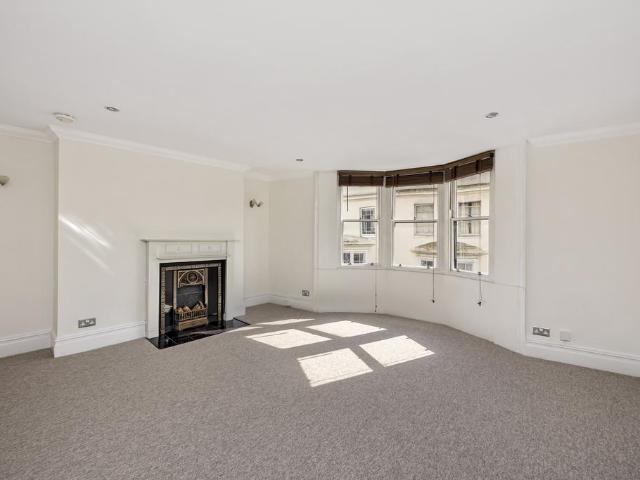 2 bedroom maisonette for sale