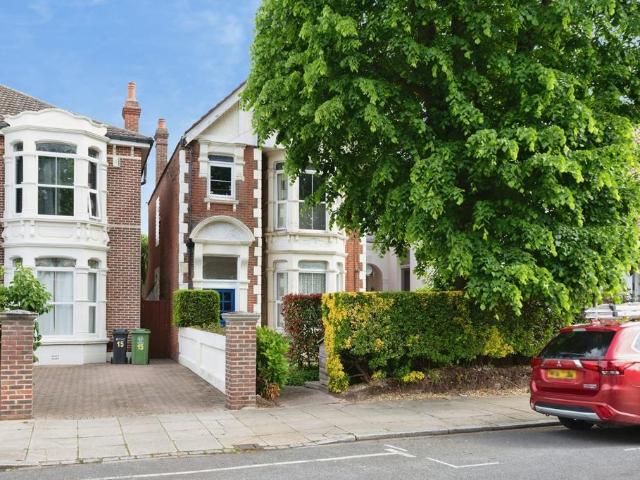 2 bedroom maisonette for sale