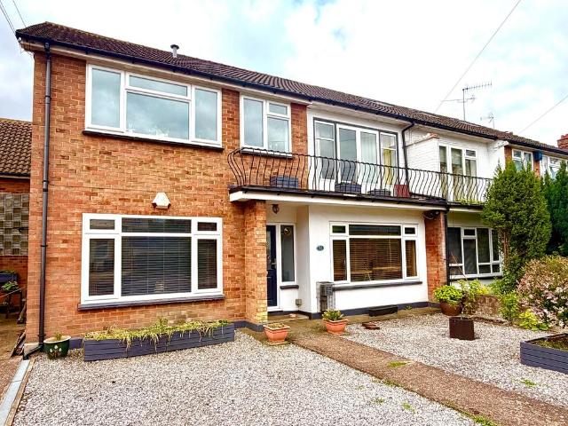 2 bedroom maisonette for sale