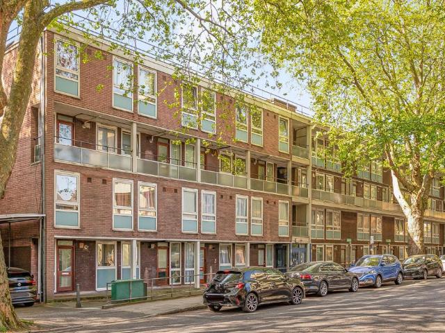 2 bedroom maisonette for sale