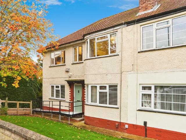 2 bedroom maisonette for sale