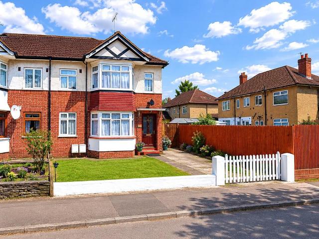 2 bedroom maisonette for sale