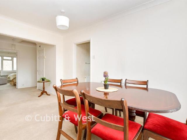 2 bedroom maisonette for sale
