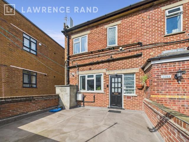 2 bedroom maisonette for sale