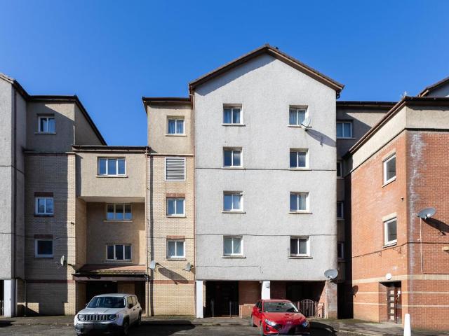 2 bedroom maisonette for sale