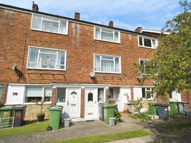 2 bedroom maisonette for sale