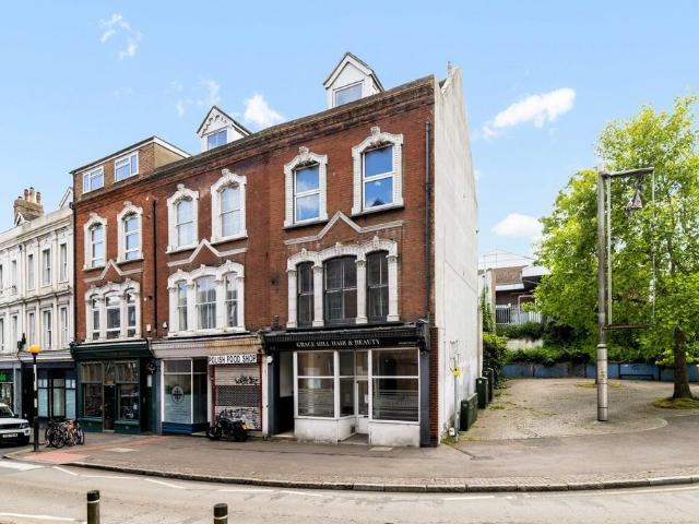 2 bedroom maisonette for sale