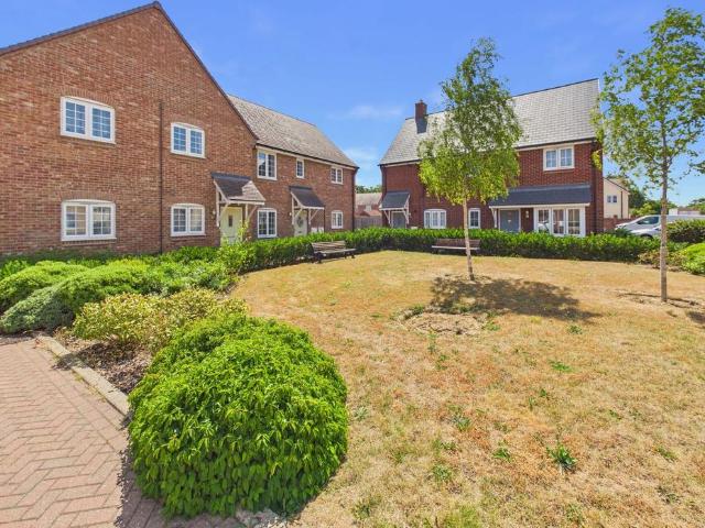 2 bedroom maisonette for sale