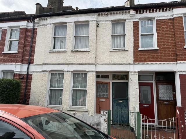 2 bedroom maisonette for sale