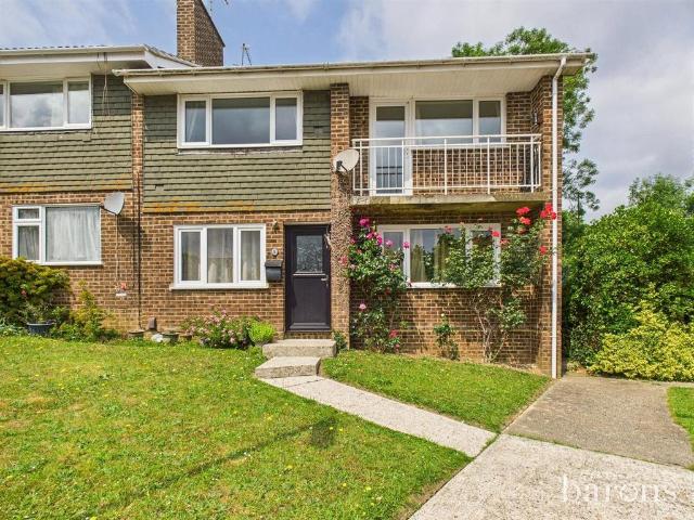 2 bedroom maisonette for sale