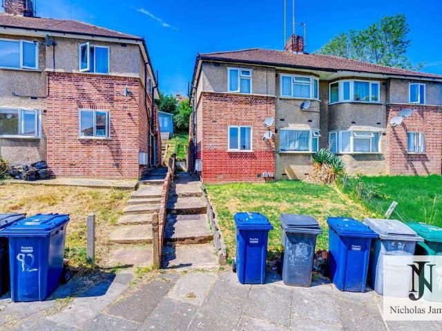 2 bedroom maisonette for sale