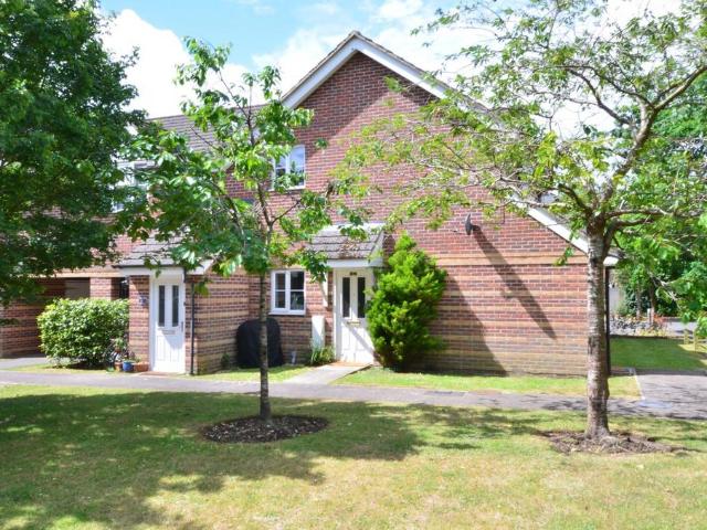 2 bedroom maisonette for sale