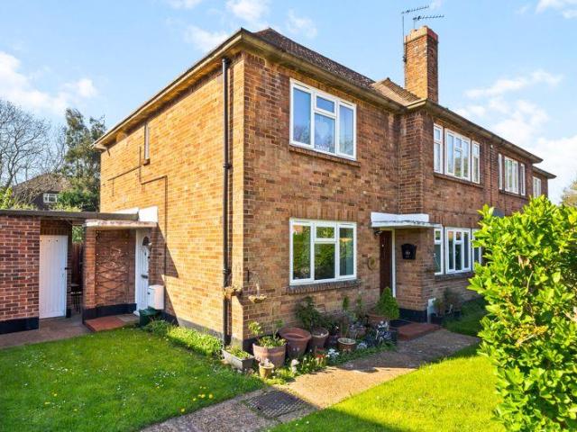 2 bedroom maisonette for sale