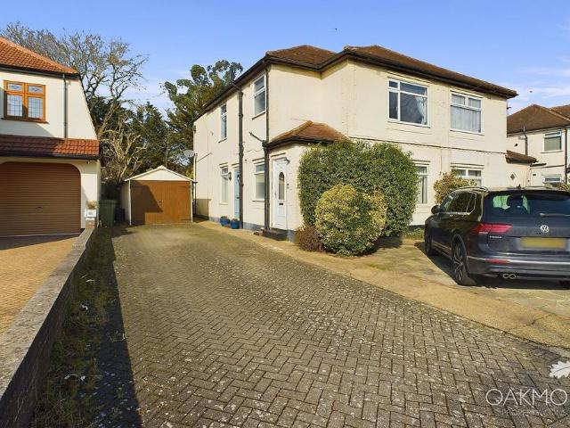 2 bedroom maisonette for sale
