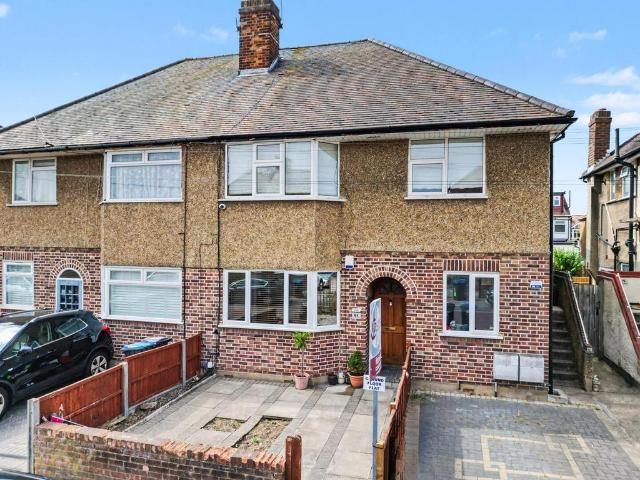 2 bedroom maisonette for sale