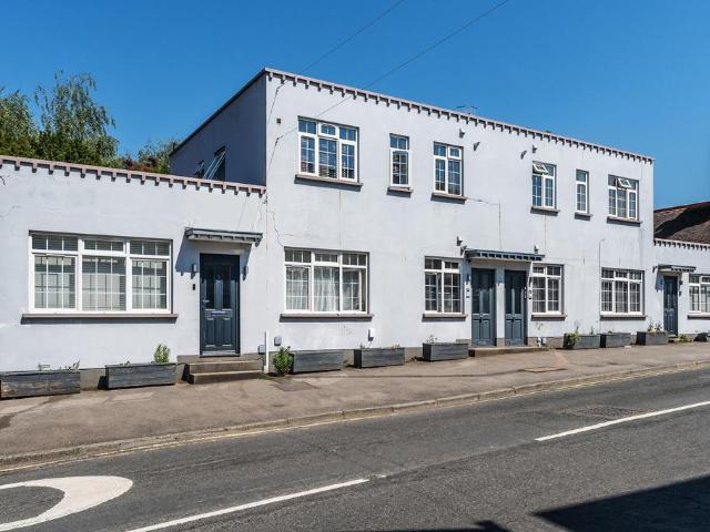 2 bedroom maisonette for sale