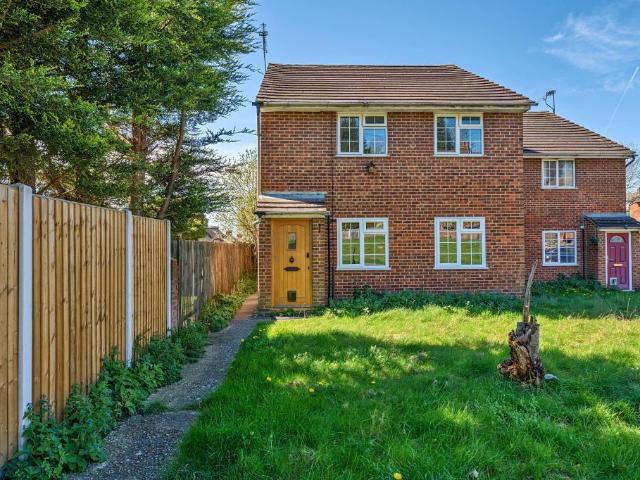 2 bedroom maisonette for sale