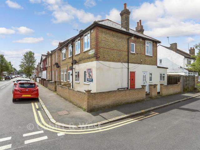 2 bedroom maisonette for sale