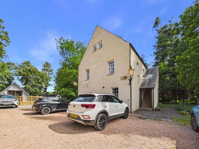 2 bedroom maisonette for sale