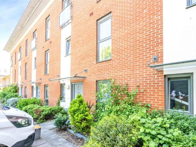2 bedroom maisonette for sale