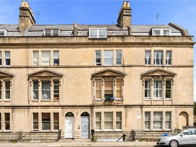 2 bedroom maisonette for sale