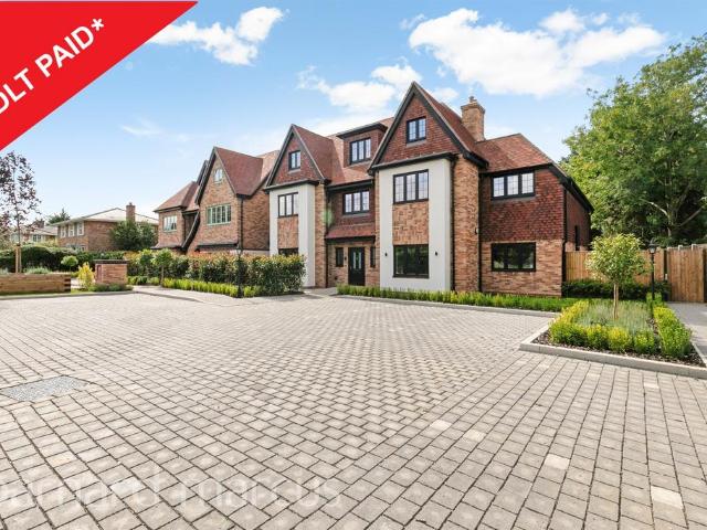 2 bedroom maisonette for sale