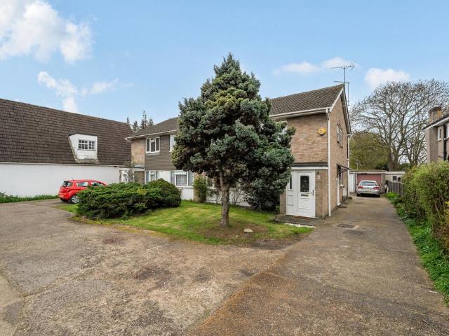 2 bedroom maisonette for sale
