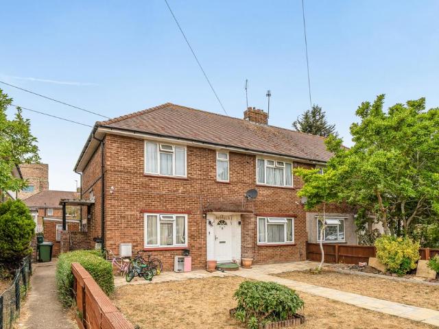 2 bedroom maisonette for sale