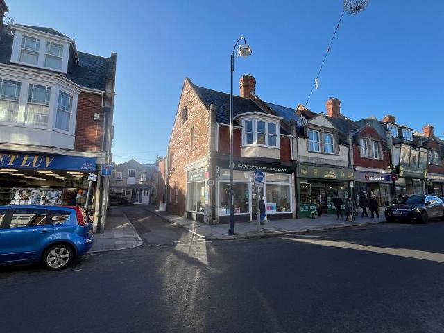 2 bedroom maisonette for sale