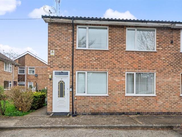 2 bedroom maisonette for sale