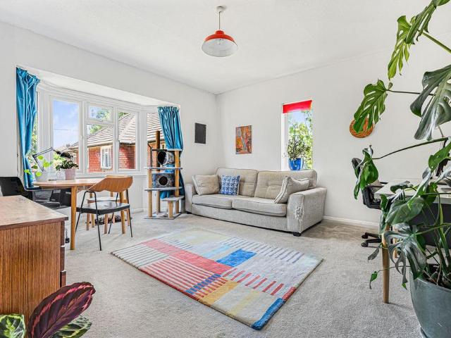 2 bedroom maisonette for sale