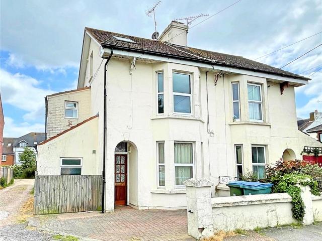 2 bedroom maisonette for sale