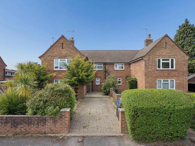 2 bedroom maisonette for sale