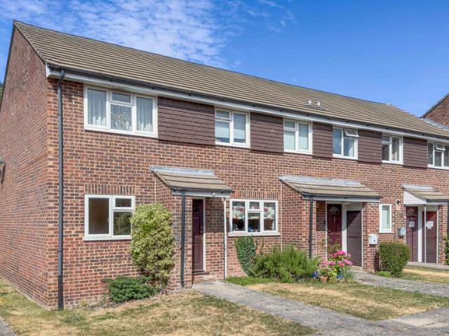 2 bedroom maisonette for sale