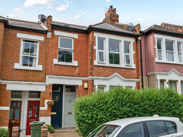 2 bedroom maisonette for sale