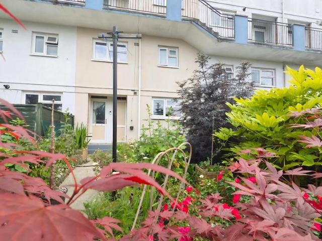 2 bedroom maisonette for sale