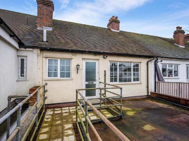2 bedroom maisonette for sale