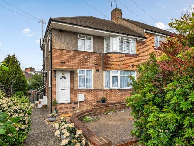 2 bedroom maisonette for sale