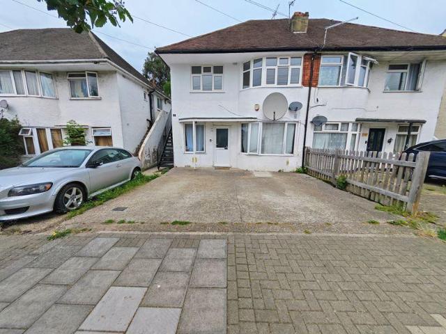 2 bedroom maisonette for sale