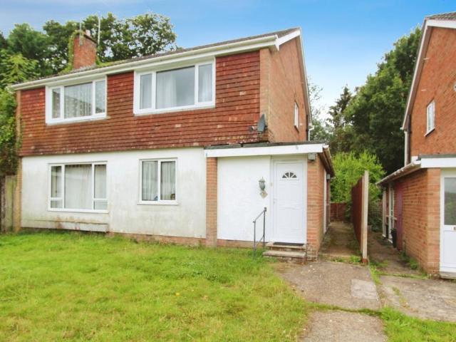 2 bedroom maisonette for sale