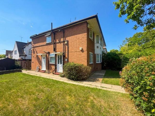 2 bedroom maisonette for sale