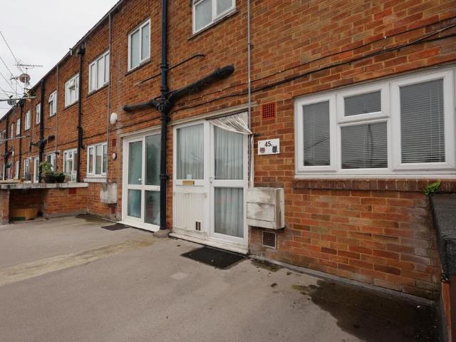 2 bedroom maisonette for sale
