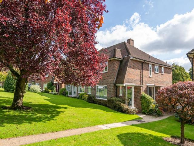 2 bedroom maisonette for sale