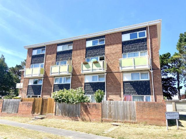 2 bedroom maisonette for sale