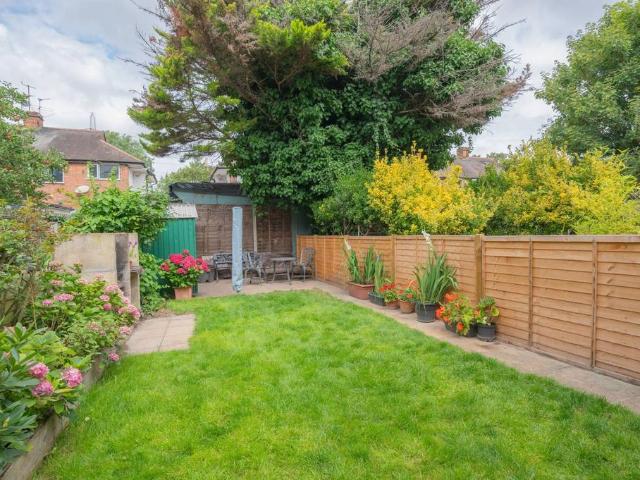 2 bedroom maisonette for sale