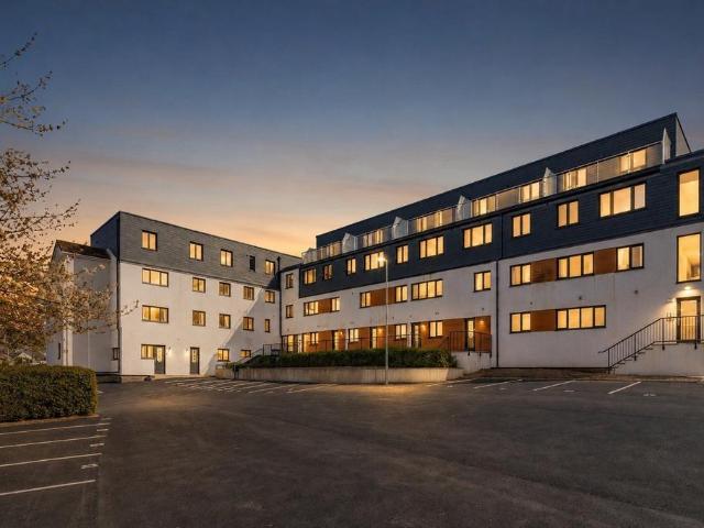 2 bedroom maisonette for sale